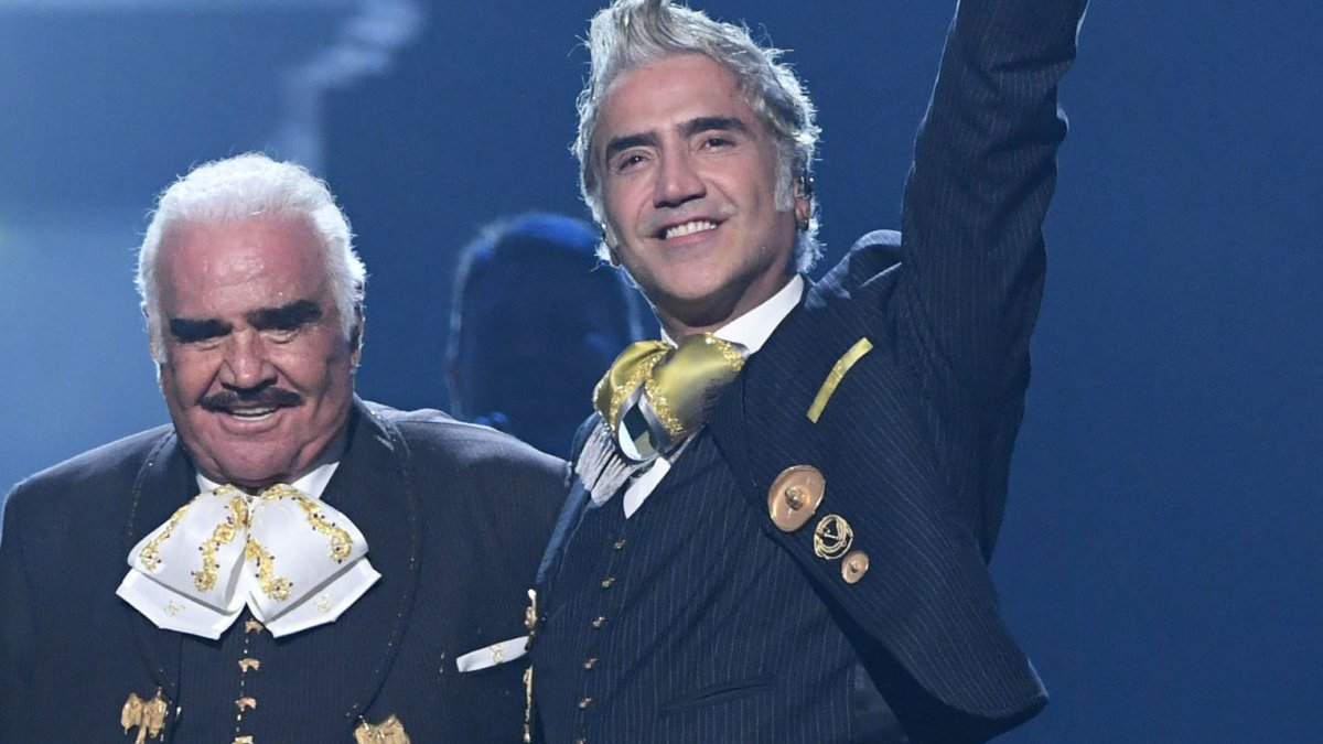 Alejandro Fernández vuelve al mariachi al lado de su padre, Vicente ...