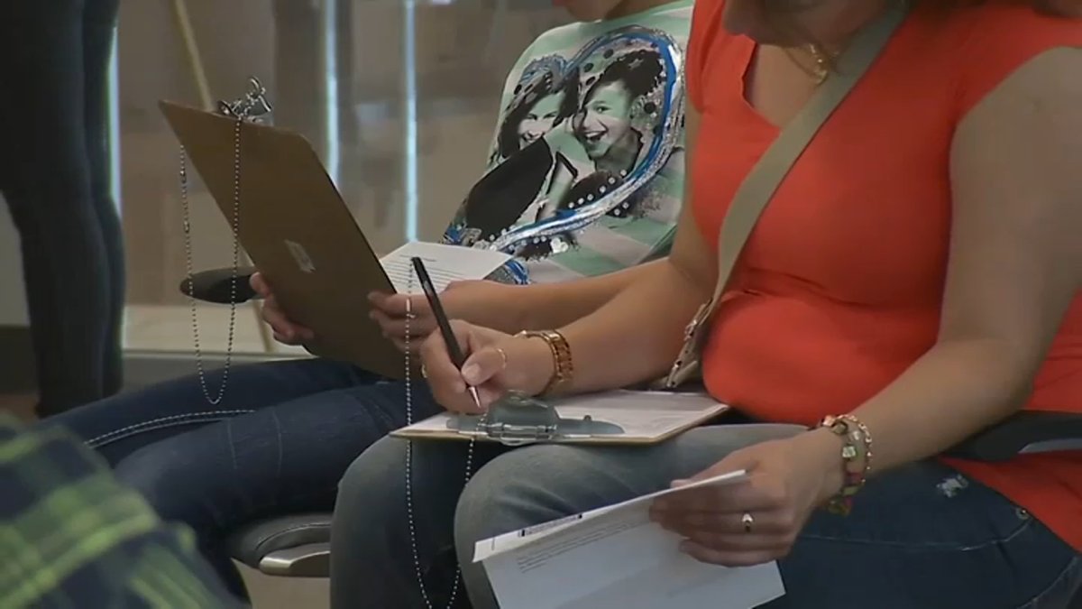 Carga pública: qué pasa para los hispanos que reciban ayuda por ... Carga pública: qué pasa para los hispanos que reciban ayuda por ...