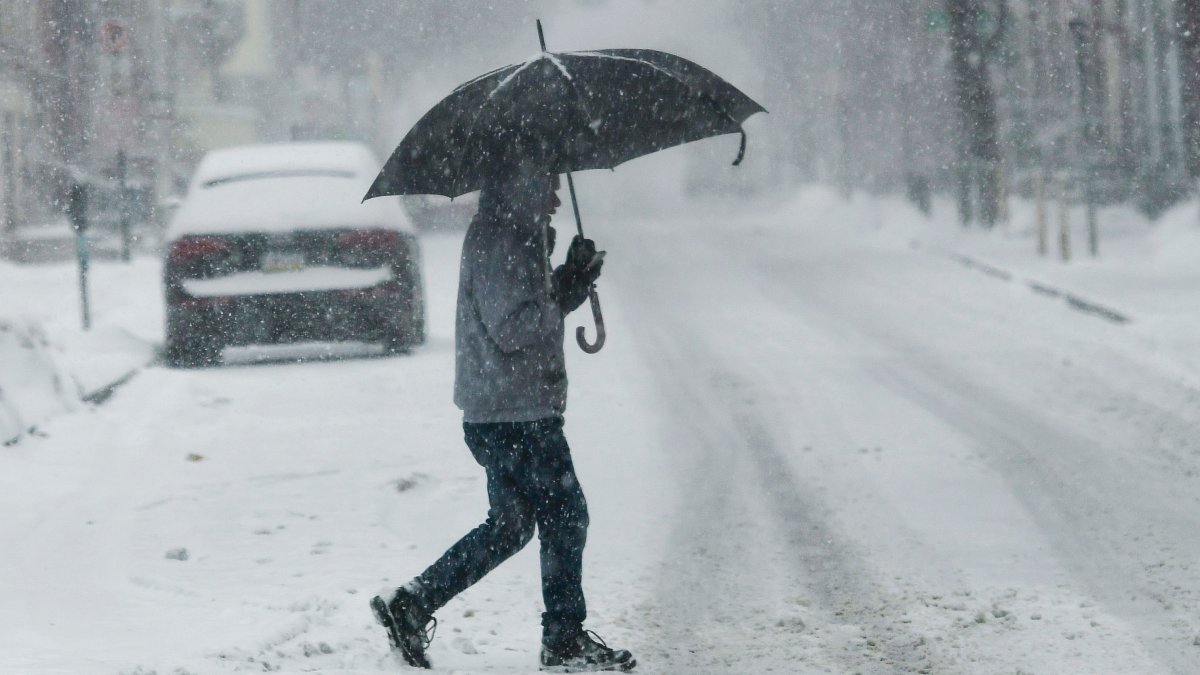 Hasta 6 pulgadas de nieve: áreas en Chicago e Indiana bajo vigilancia ...
