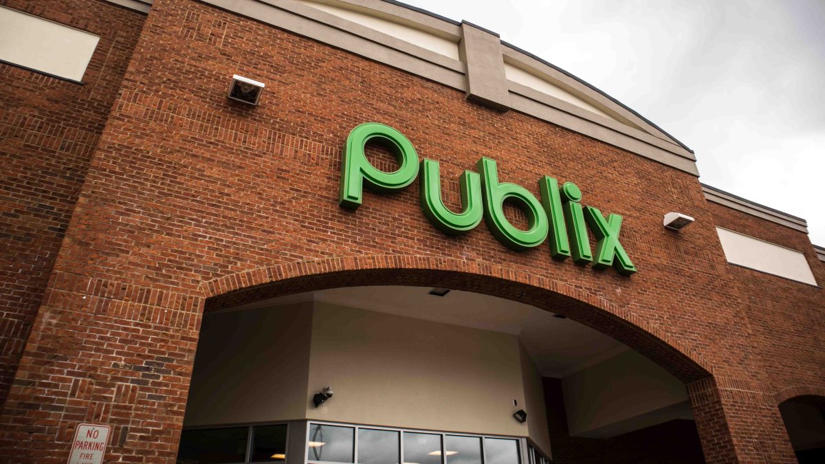 Georgia: lo arrestan luego de entrar a un supermercado Publix de ...