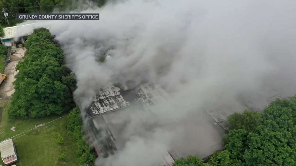 Morris: tras masivo incendio en fábrica, residentes pueden volver a sus ...