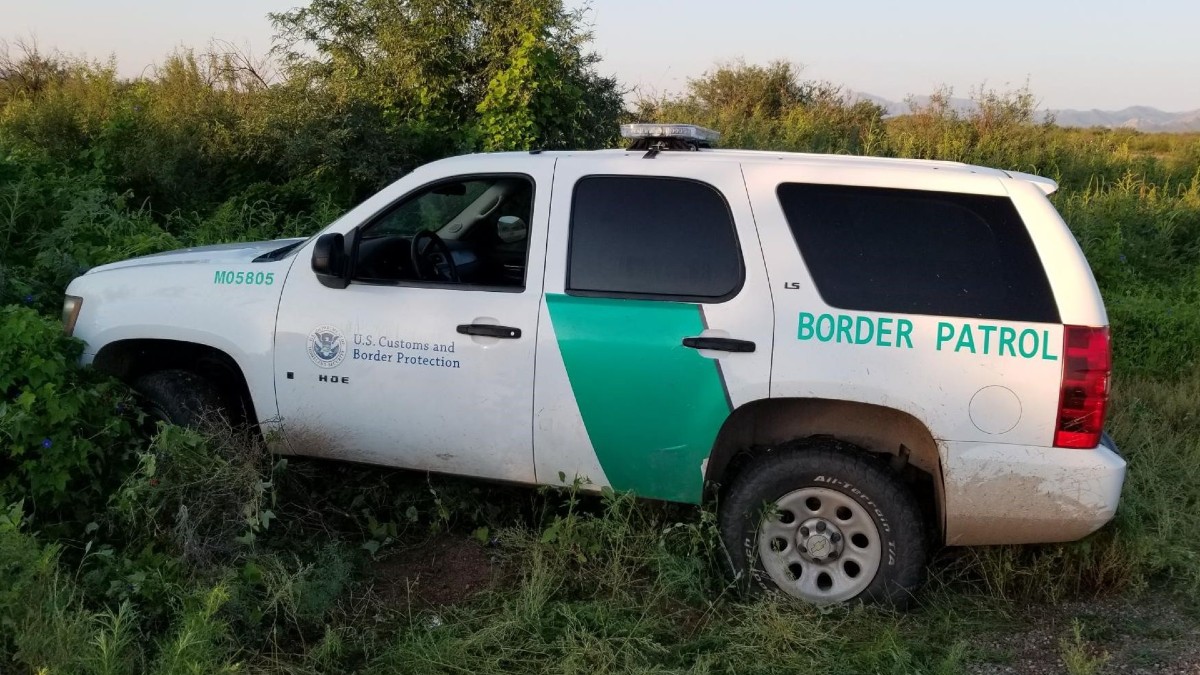 Arizona: clonan vehículo de CBP en Tucson; llevaban a 10 inmigrantes ...
