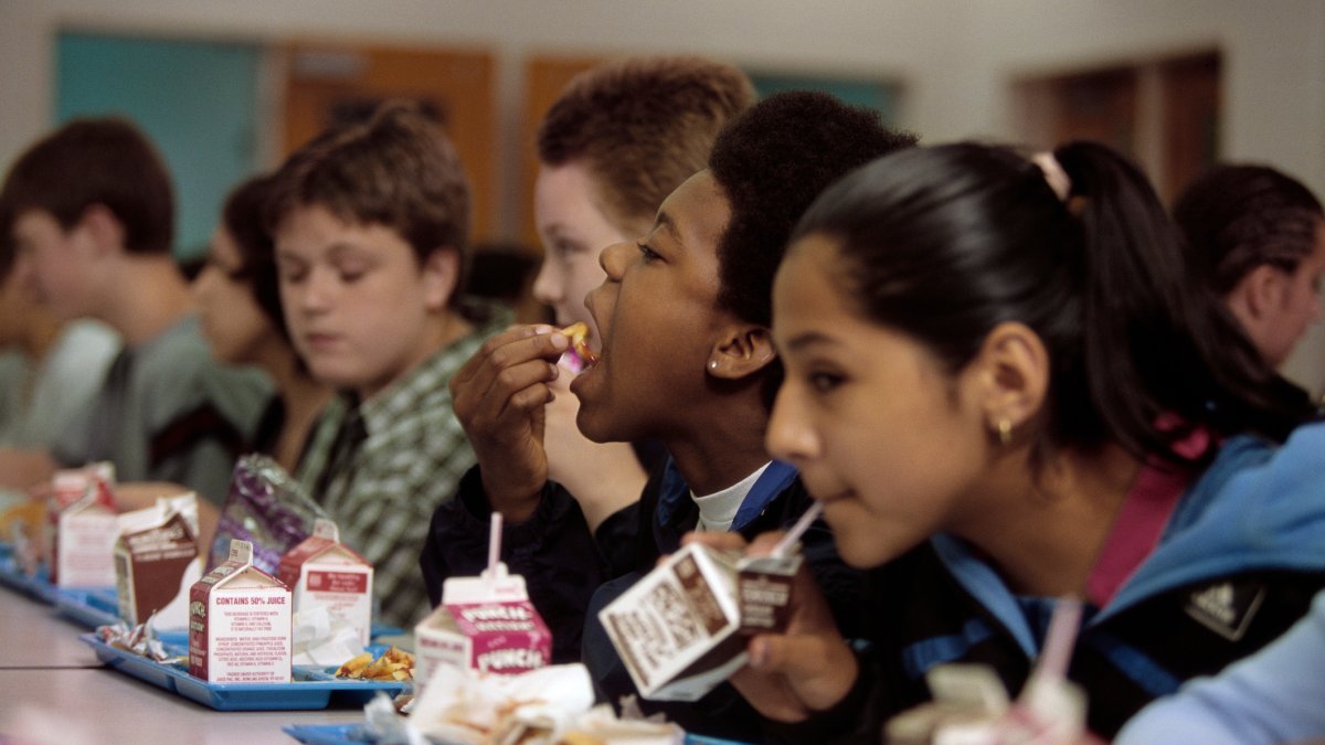 Lunch Bus: entrega de comida gratis para niños y jóvenes de Chicago ...