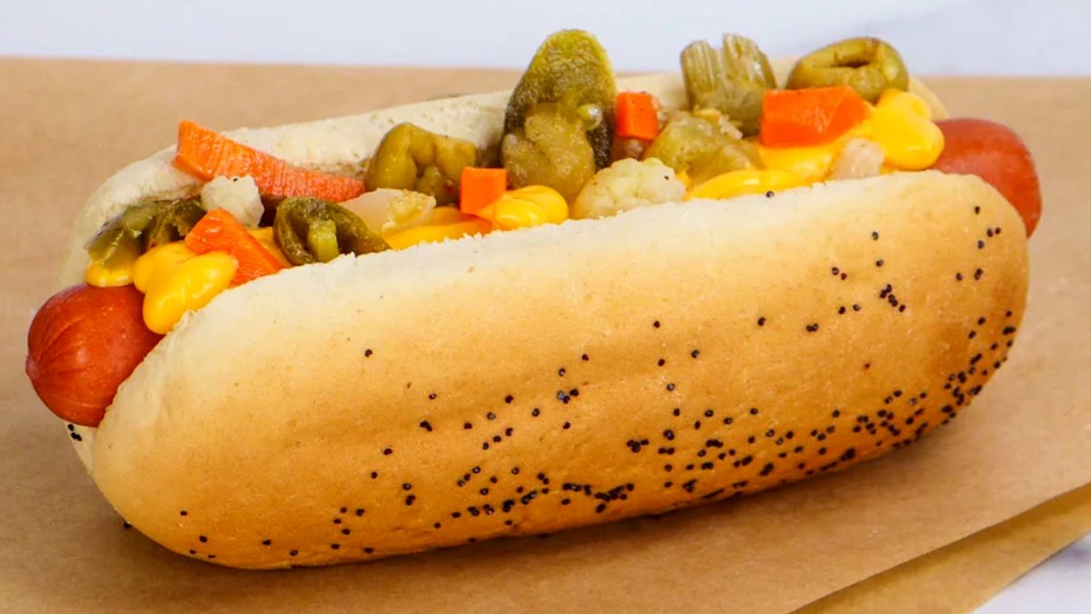 Día Nacional del Perro Caliente: ofertas en Chicago – Telemundo Chicago