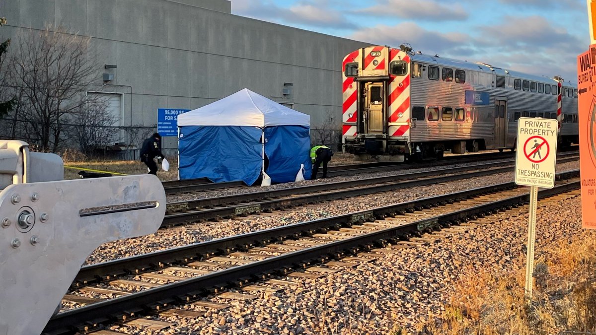 Peatón muere tras ser atropellado por tren Metra UP-NW cerca de ...