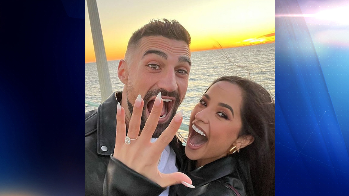 Becky G y su novio, Sebastian Lletget, oficialmente se comprometen ...