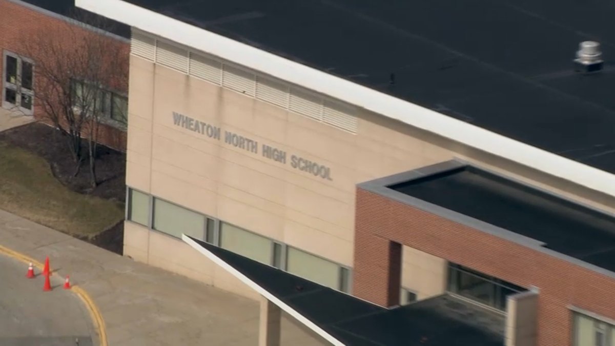 Investigan amenaza en Wheaton North High School – Telemundo Chicago