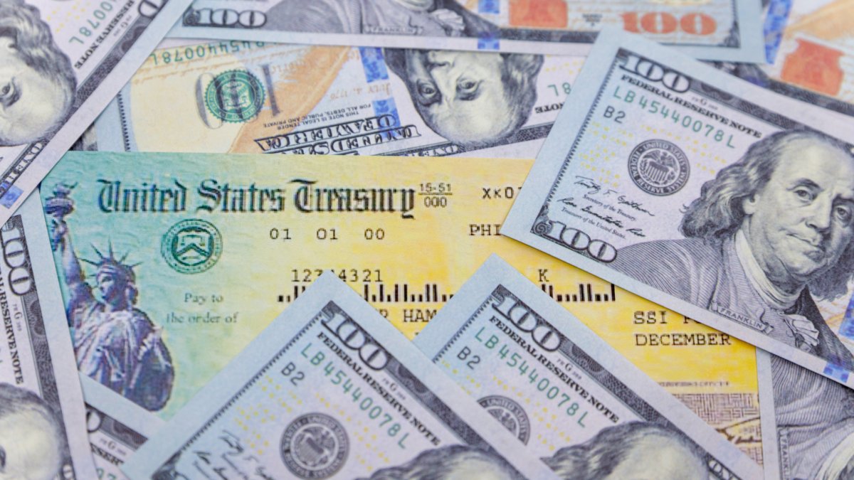 IRS: Cuándo y quiénes recibirán los cheques de estímulo de $1,400 ...