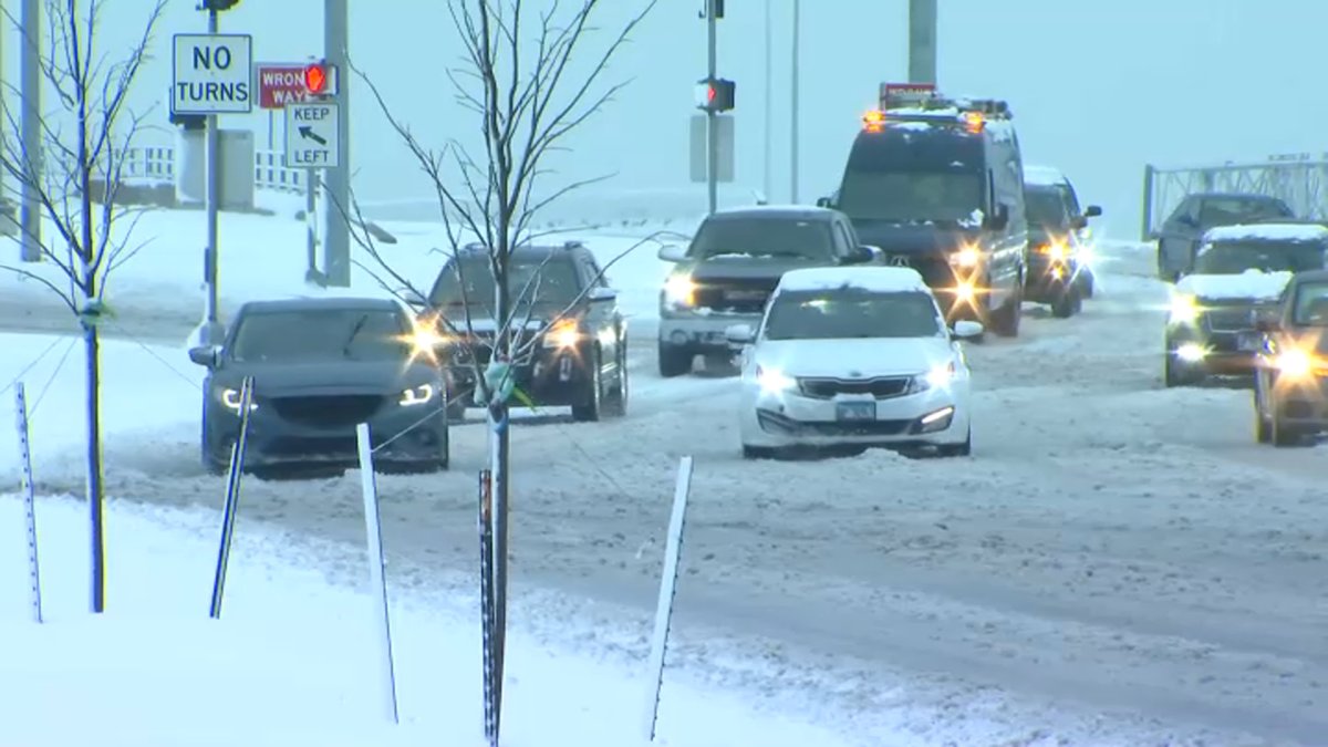 Tormenta de invierno deja pulgadas de nieve en Chicago e Illinois ...
