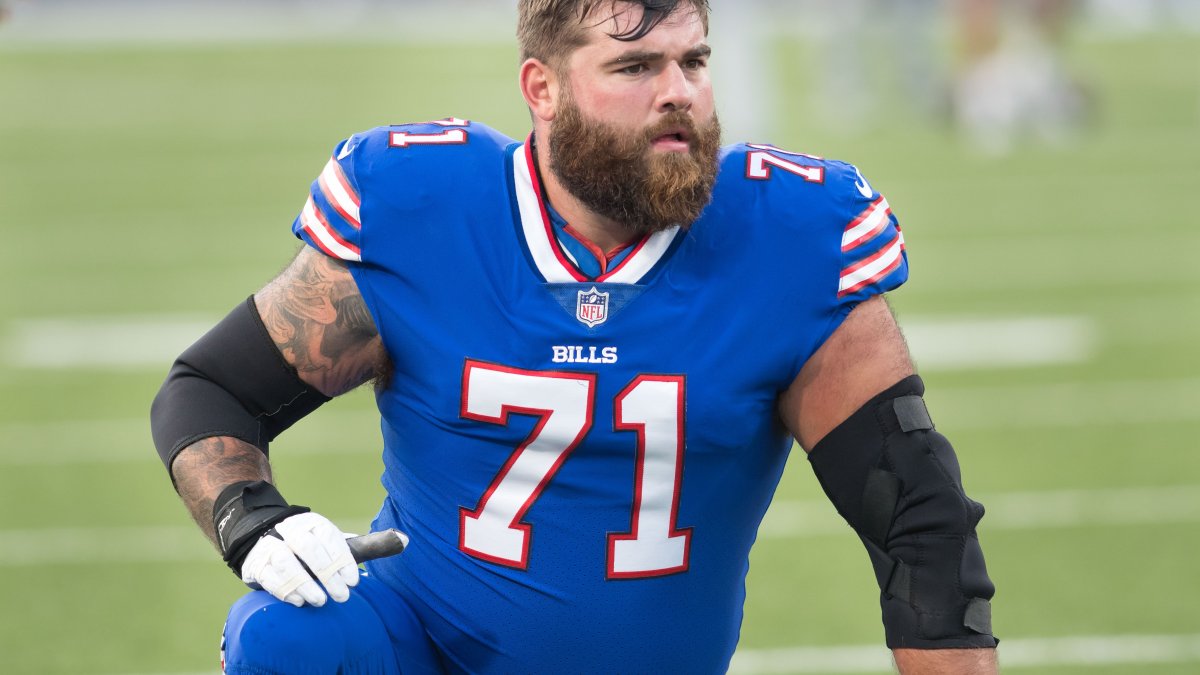 Los Bears adquieren a Ryan Bates, procedente de los Buffalo Bills ...