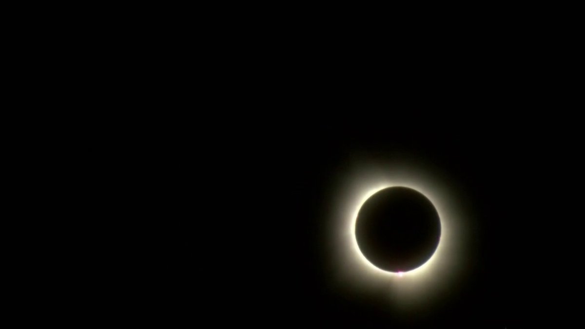 Así se vivió el asombroso momento cuando el eclipse alcanzó su ...