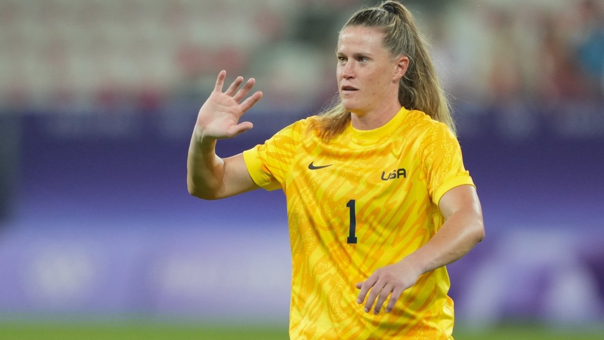 Alyssa Naeher mantiene la portería a cero en el primer partido olímpico ...