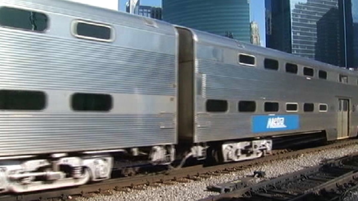 Tren Metra atropella a un peatón en Oak Park – Telemundo Chicago