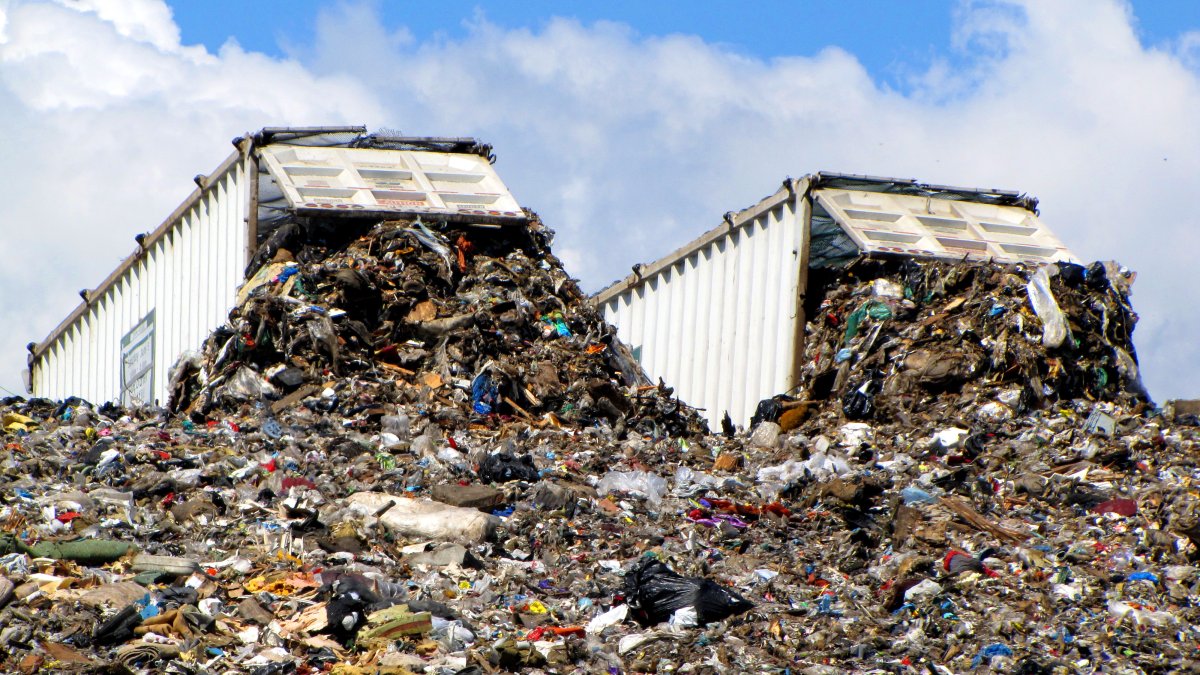A dónde va la basura y cómo funcionan los vertederos – Telemundo Chicago