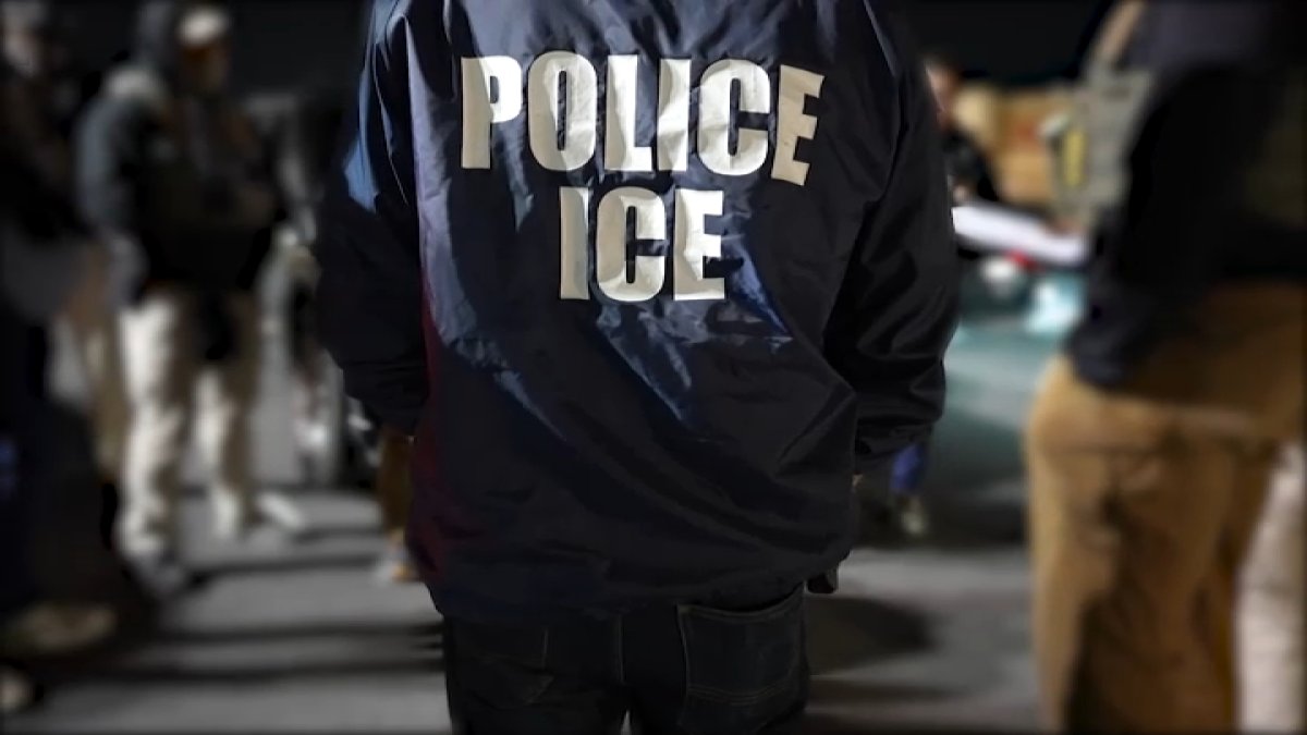 ICE detiene a madre en Chicago y ella lo transmite por facebook ...