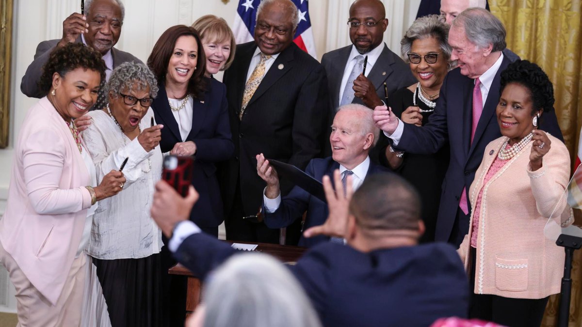 Así conmemora Joe Biden el Juneteenth en Texas – Telemundo Chicago