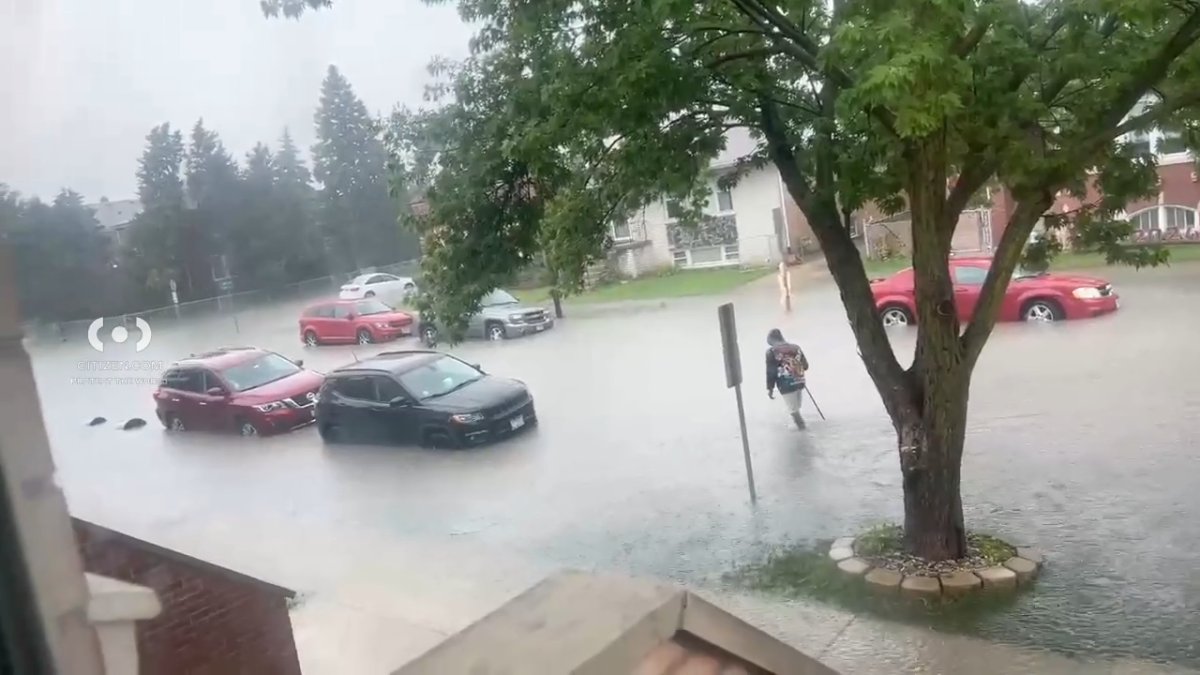 Algunas calles inundadas en partes de Chicago por lluvias – Telemundo ...