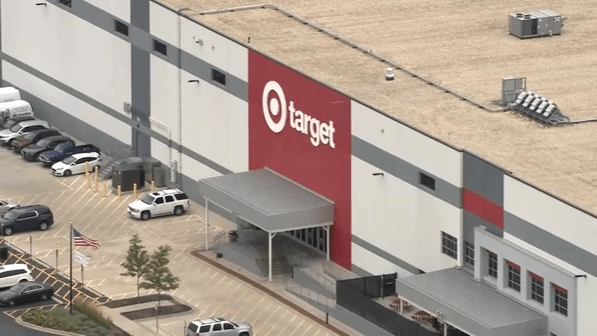 Target responde a denuncias de despido de empleados en Chicago ...