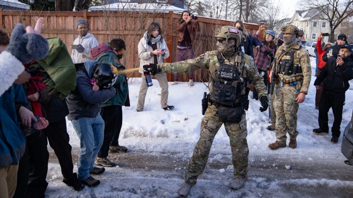Jueza ordena a agentes federales dejar de usar gas pimienta – Telemundo ...