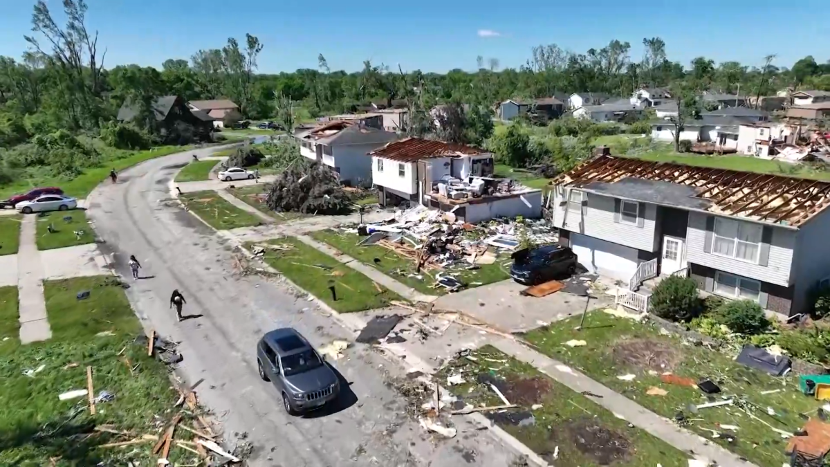 Reportan que un tornado tocó tierra en Naperville durante tormentas ...